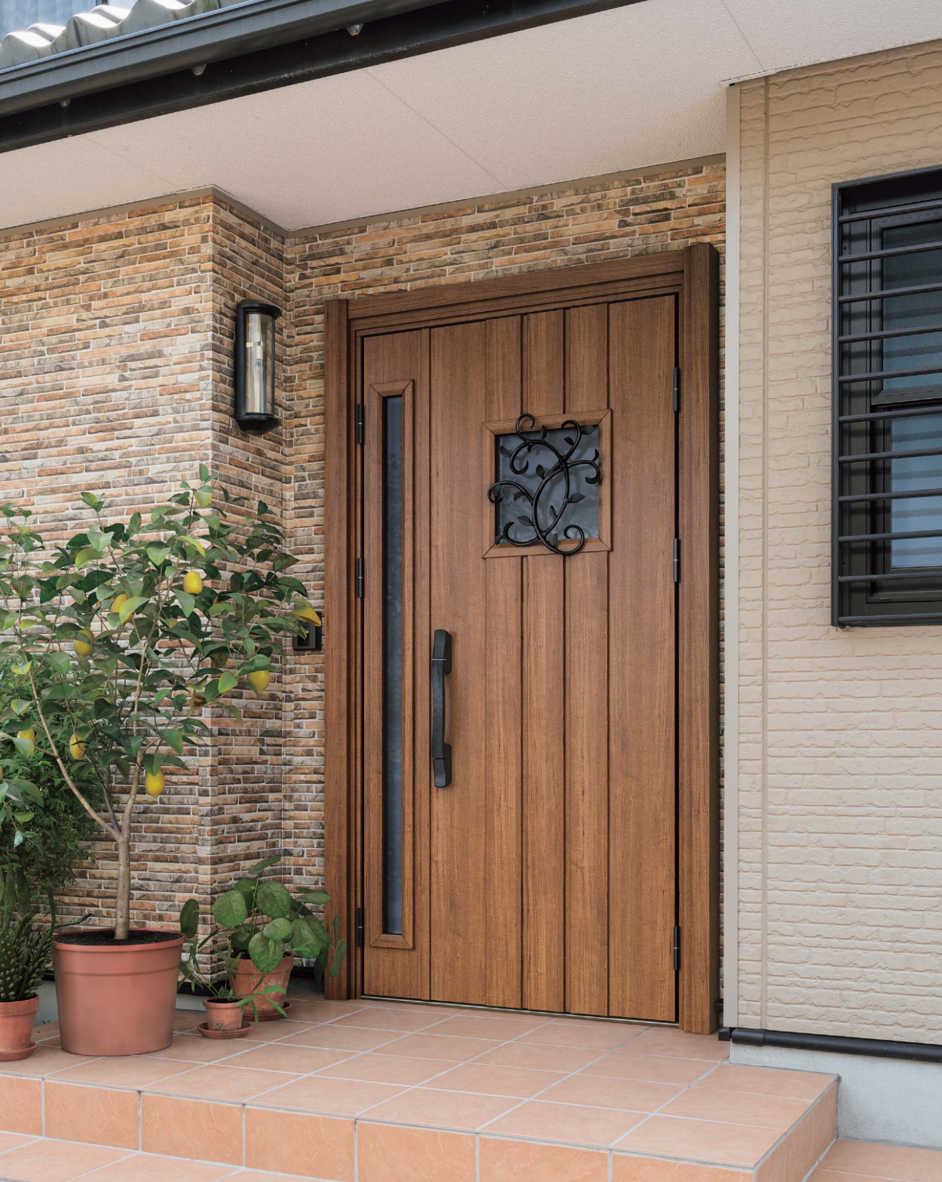 玄関ドアの枠を交換？注意点はある？ | 新潟の窓・玄関ドアリフォーム専門店 窓屋窓助｜新潟県長岡市